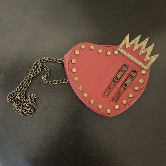 Disney | Accessories | Disney Descendants Heart Purse | Poshmark